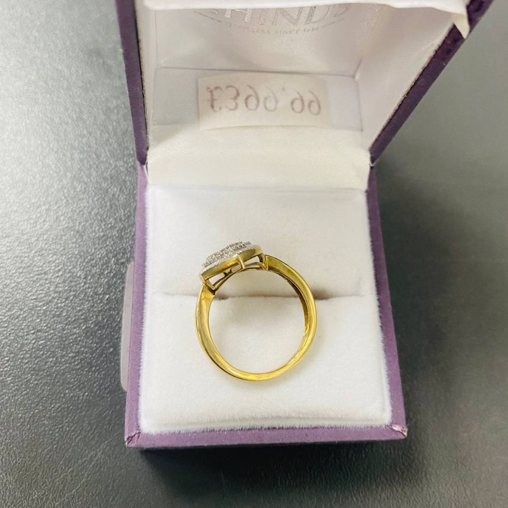 Pre-owned F.Hinds 2.81g 9ct yellow gold diamond chip ring - Own4Less